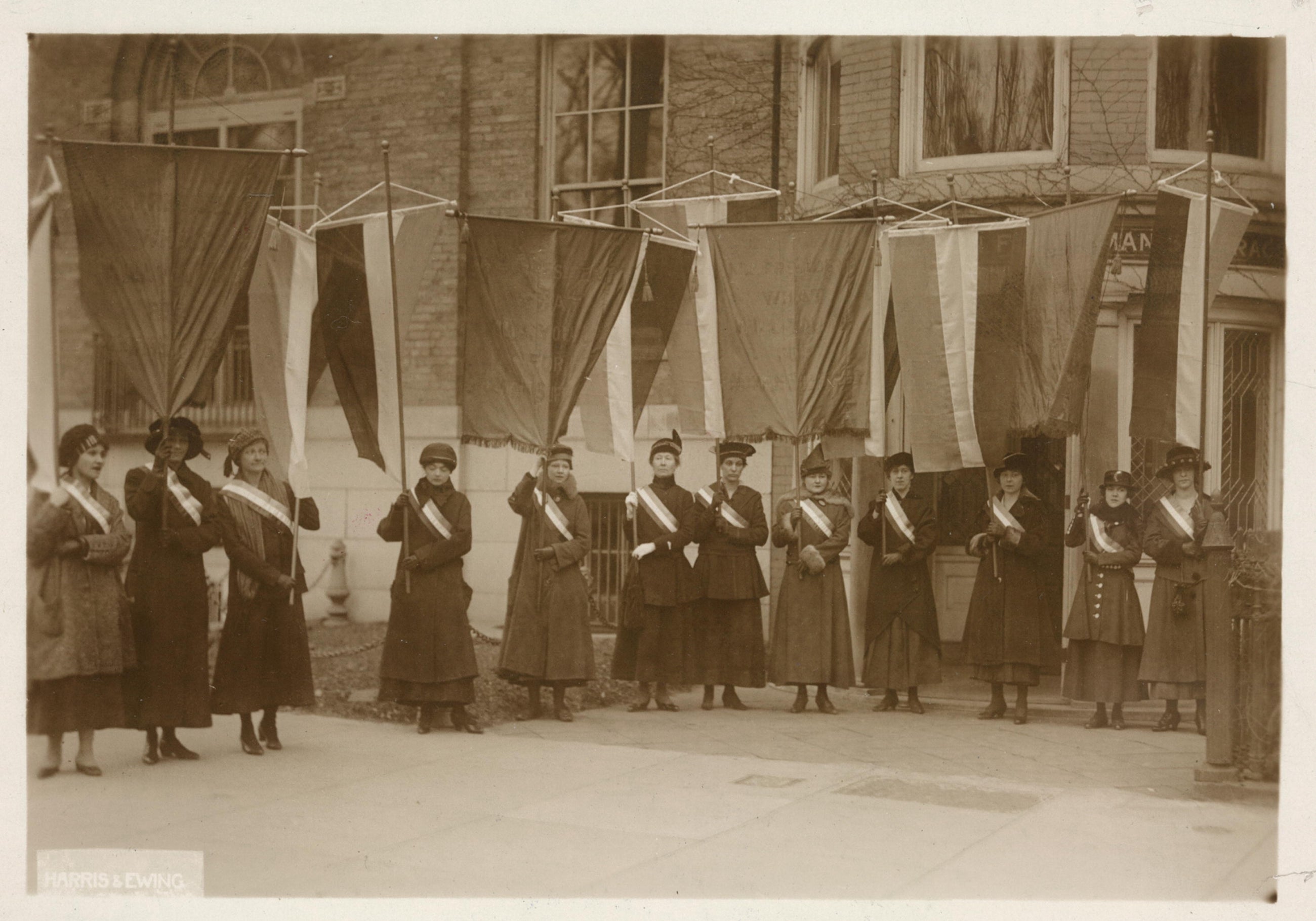 The Silent Sentinels Pushed Washington for Women's Suffrage | Boundary ...